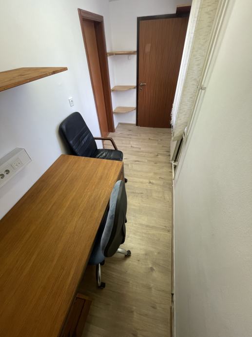 Lokacija poslovnega prostora: Center, 6,5 m2 (oddaja)