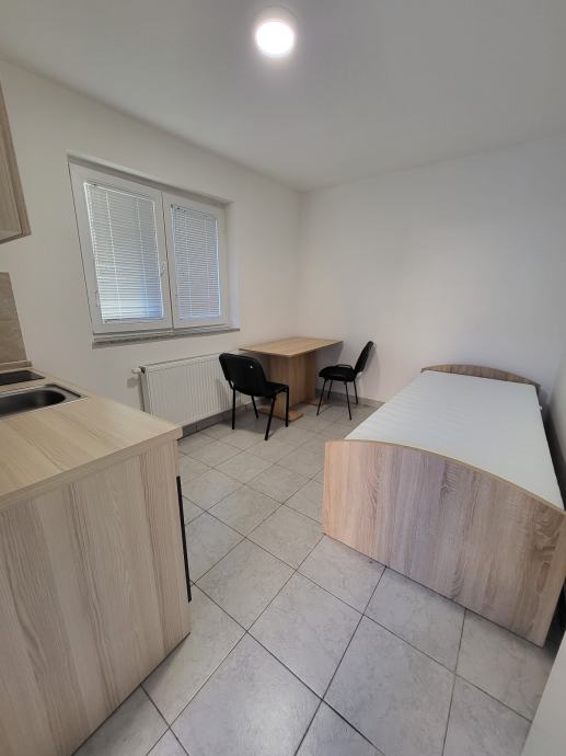Stanovanje 1,5 sobno oddamo za 4 delavce stroški vključeni! (oddaja)