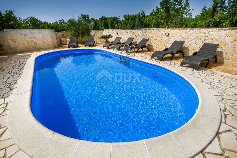 NOVIGRAD, PRIDRAGA - kamnita vila na edinstveni lokaciji (prodaja)