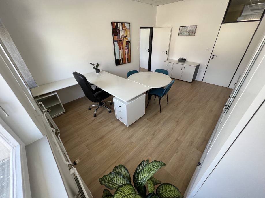 Pisarna v centru Ptuja, Domino center, visoki standard, 37 m2 (oddaja ...