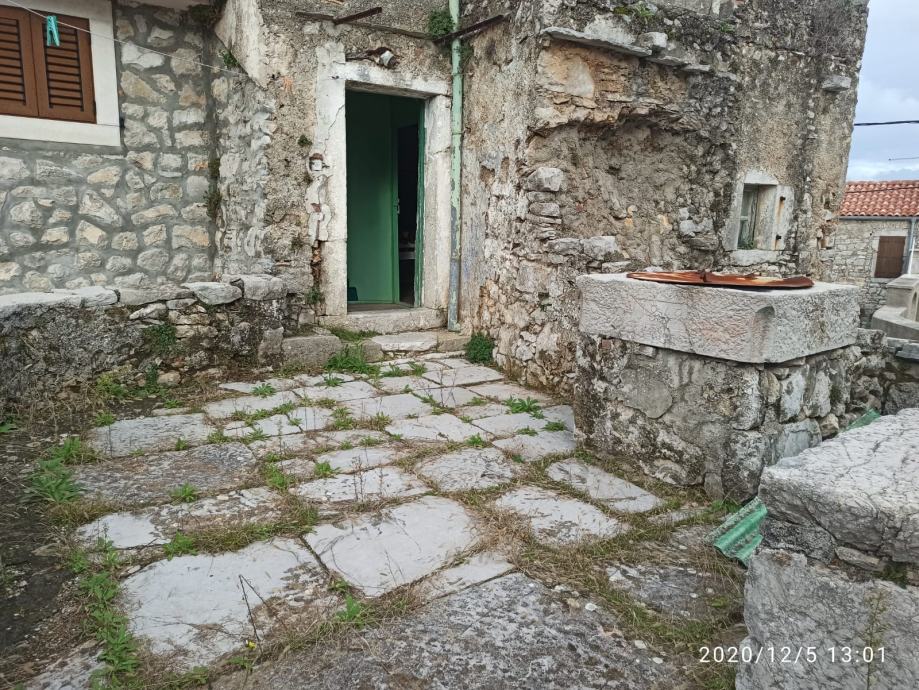 Orlec, Cres, stara kamena hiša (prodaja)
