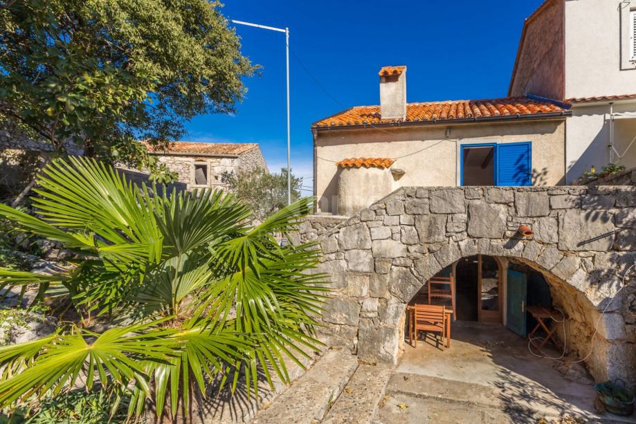 OTOK KRK, KORNIC - Kamnita hiša (prodaja)