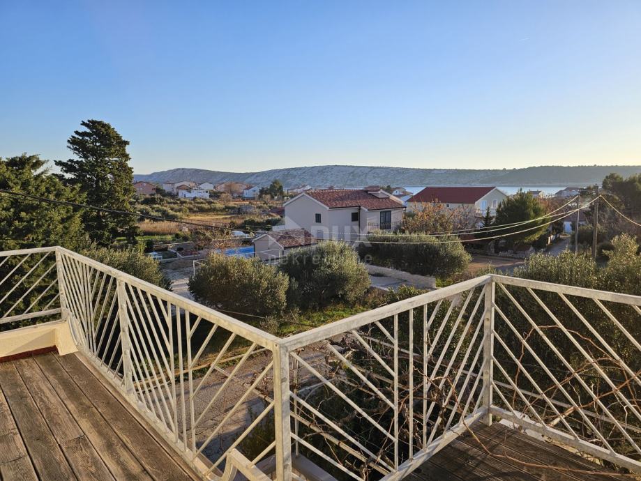 OTOK RAB, BARBAT - Apartma s teraso in pogledom na morje (prodaja)