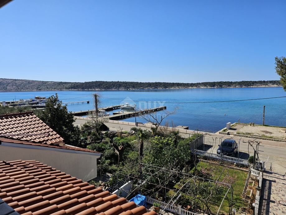 OTOK RAB, BARBAT - Investicija 1. red do morja - hiša, parkirišče, pri ...