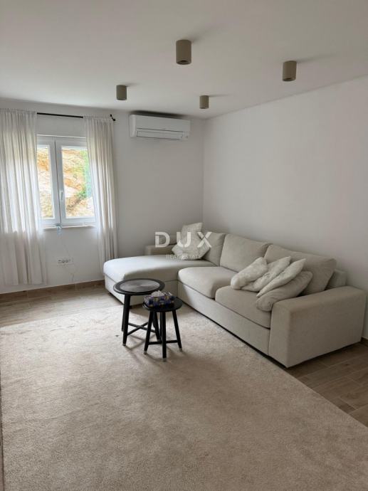 OTOK VIS, VIS - Apartma v 2. vrsti od obale, popolnoma prenovljen in o ...