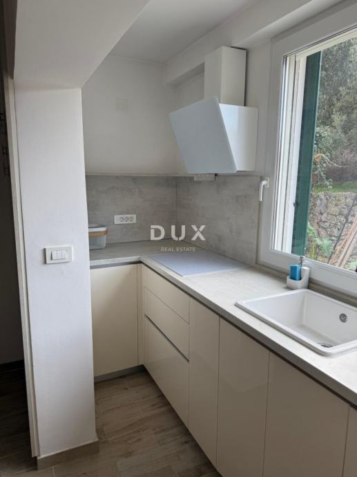 OTOK VIS, VIS - Apartma v 2. vrsti od obale, popolnoma prenovljen in o ...