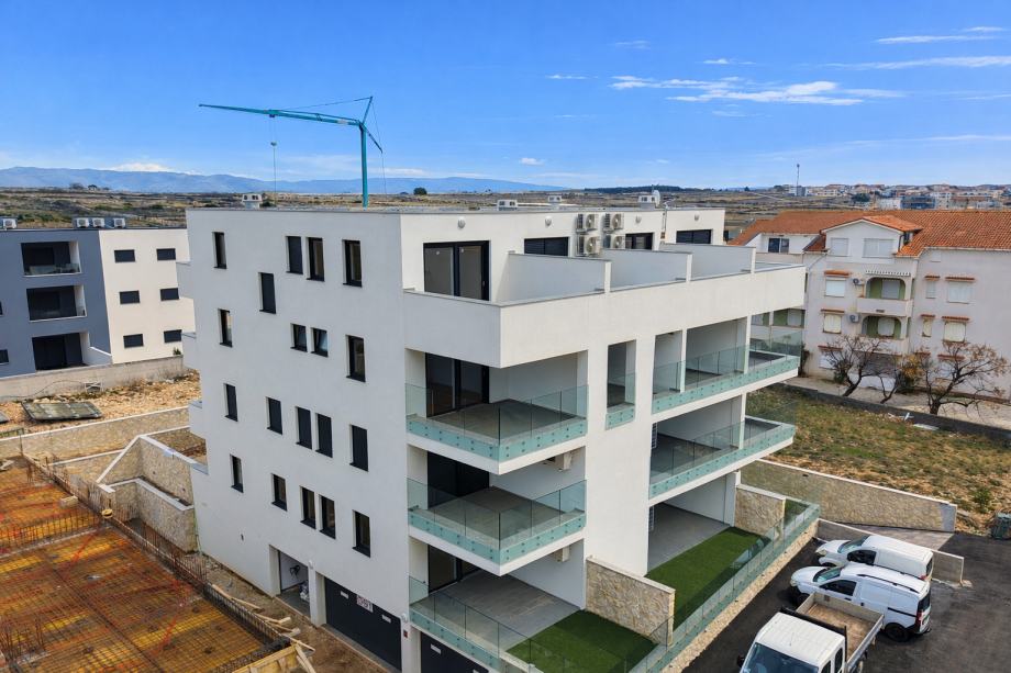 Povljana – NOVOGRADNJA PRVA VRSTA OD MORJA- TAKOJ VSELJIVO
