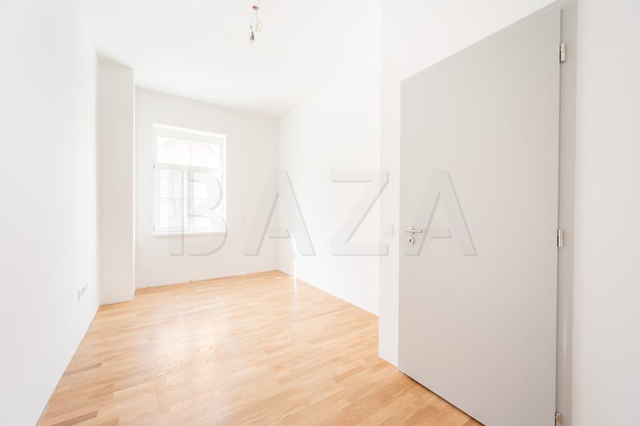 Prodaja, stanovanje, 4-sobno: LOGATEC, 118.7 m2 (prodaja)