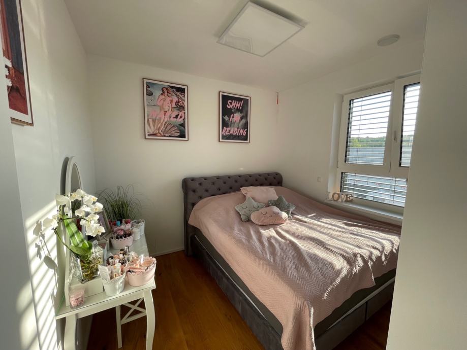 Prodam stanovanje (prodaja)