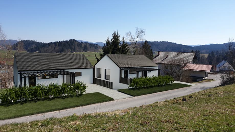 Prodamo dve enodružinski hiši, Kalce - Logatec enonadstropni,186.00 m2 ...