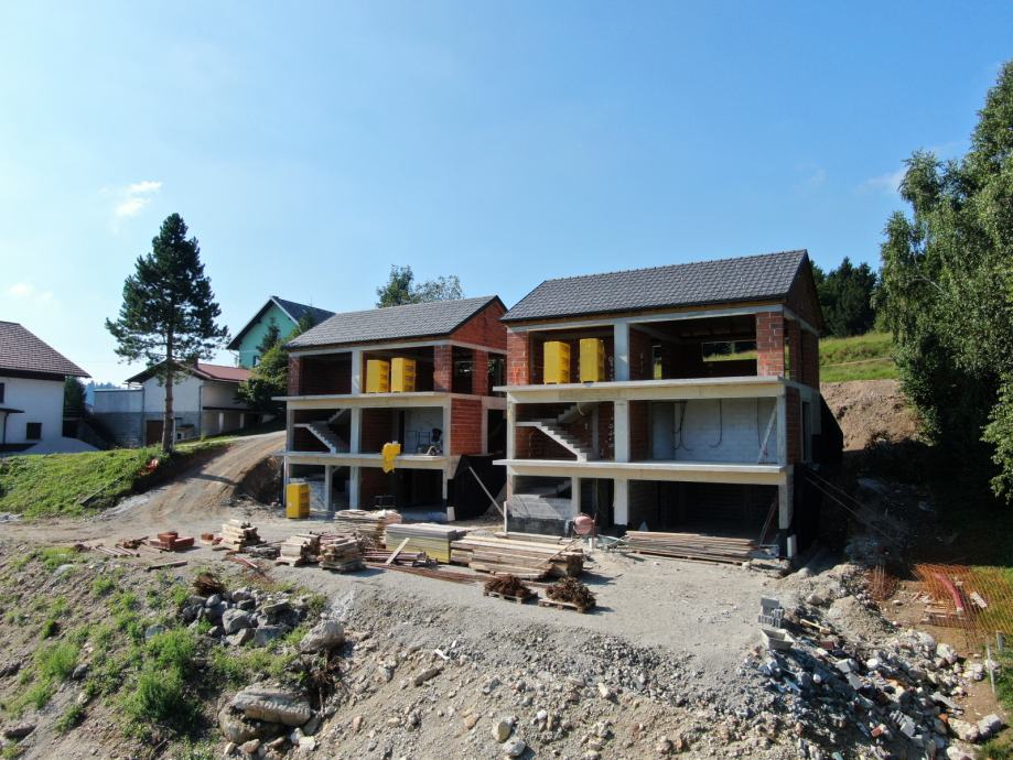 Prodamo dve enodružinski hiši, Kalce - Logatec enonadstropni,186.00 m2 ...