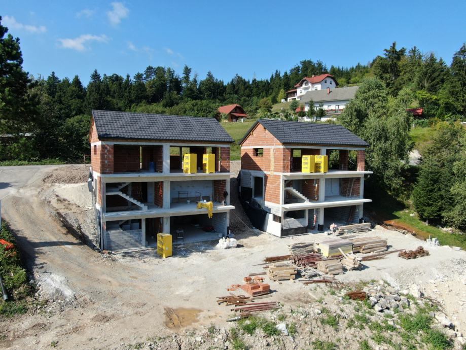 Prodamo dve enodružinski hiši, Kalce - Logatec enonadstropni,186.00 m2 ...
