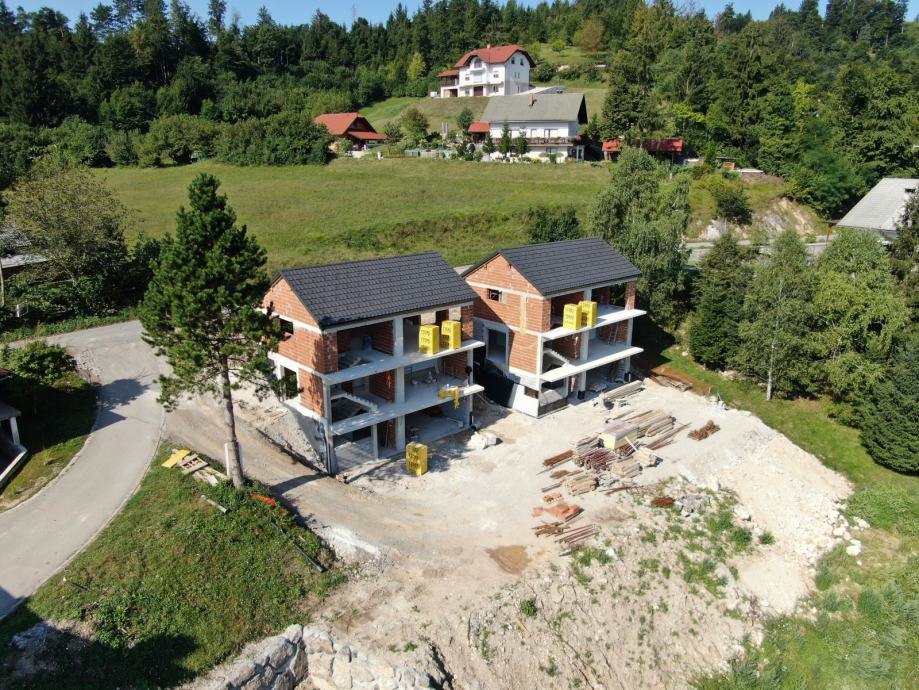 Prodamo dve enodružinski hiši, Kalce - Logatec enonadstropni,186.00 m2 ...