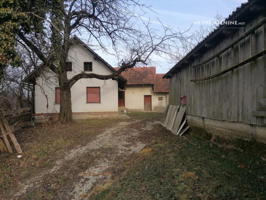 Runeč, starejša hiša in posest (prodaja)
