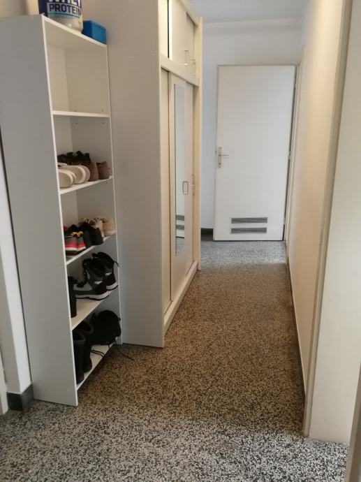 Soba v kraju Mestni Log, 15 m2 (oddaja)