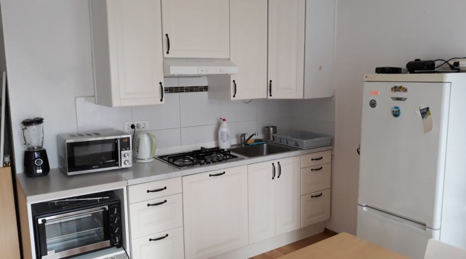 Soba v kraju Trnovo, 21 m2 (oddaja)