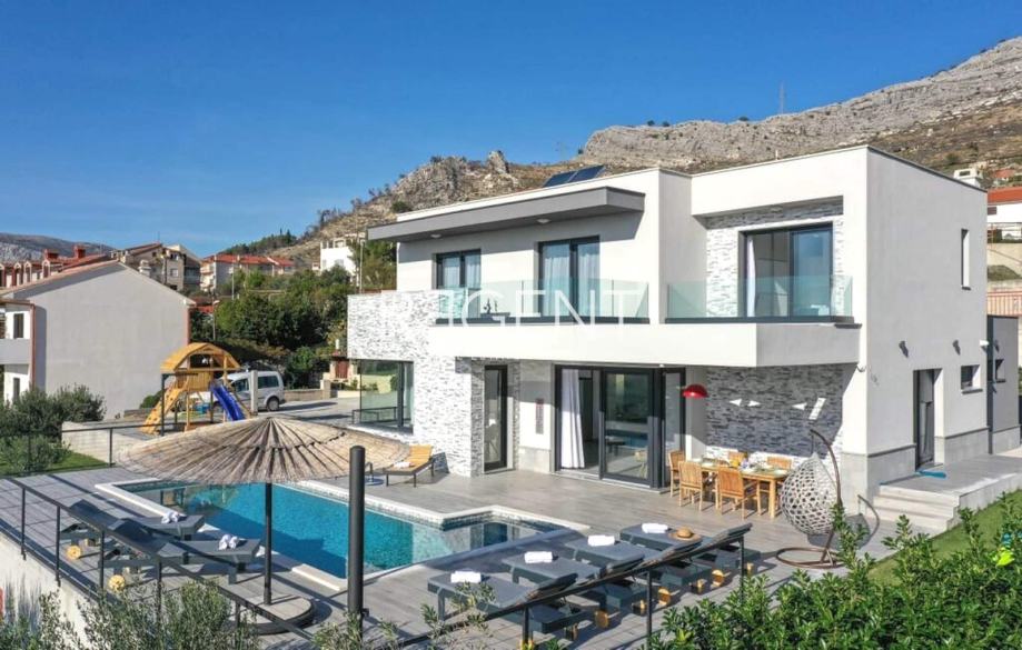 Split, Solin – Spektakularna hiša s pogledom na morje (prodaja)