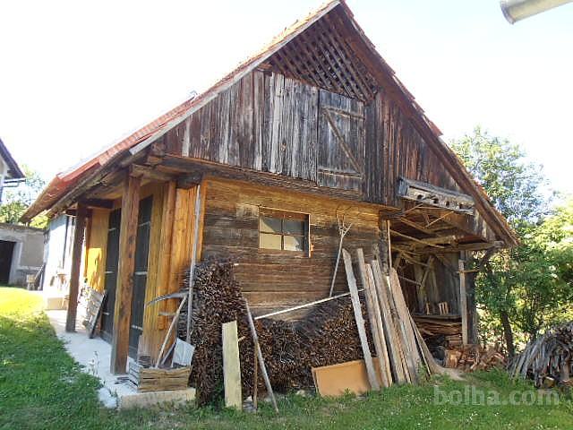 TRI HIŠE,GOSPODARSKI OBJEKTI,HLEV,TRAVNIKI, Ptuj , HALOZE, 5 HEKTAR...