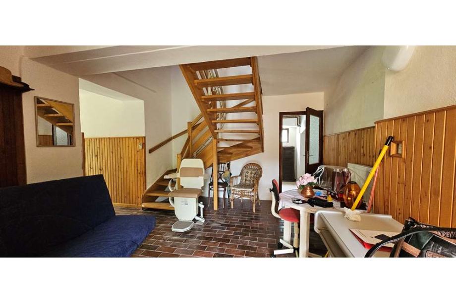 Večja hiša v centru Kozja (prodaja)