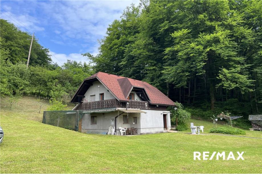 VIKEND OB GOZDU Z RAZGLEDOM (prodaja)