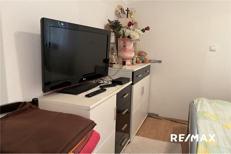 VIKEND OB GOZDU Z RAZGLEDOM (prodaja)