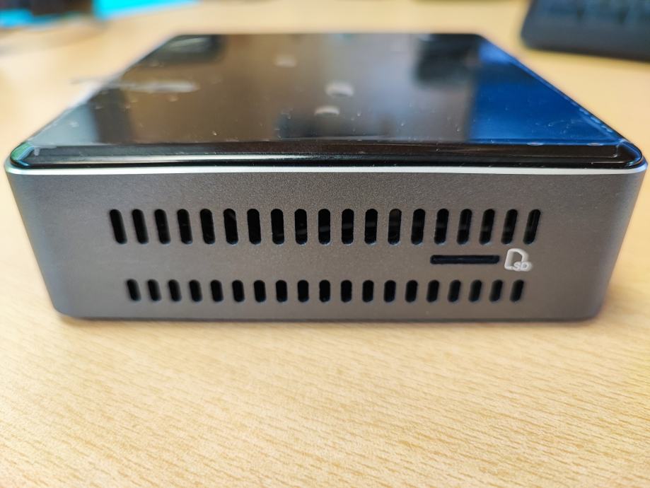 Intel NUC7i5BNK, i5-7260U/8GB RAM/256GB NVMe/Wifi/Bluetooth/4K/Win10