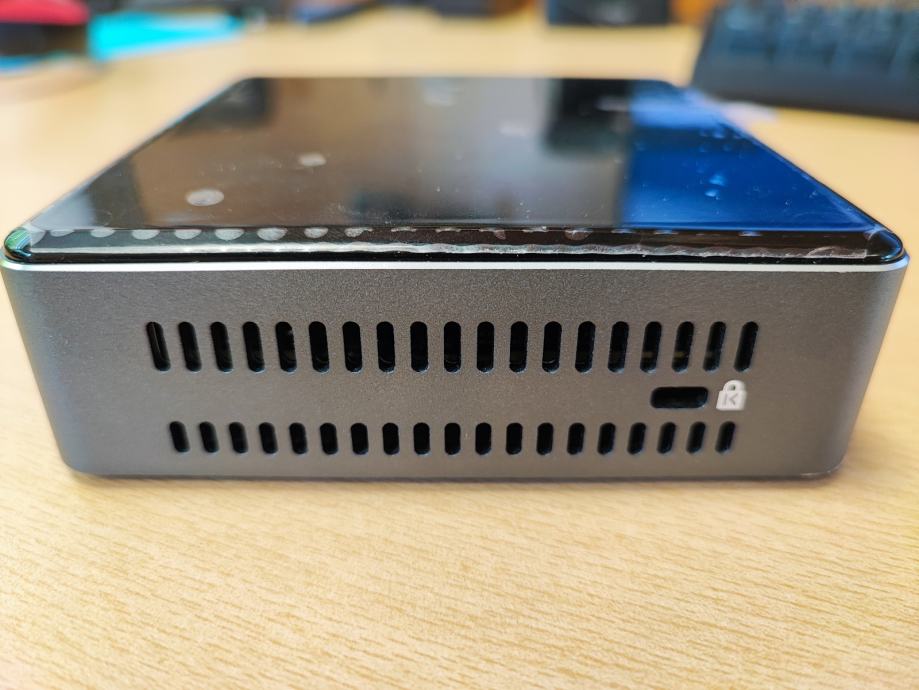 Intel NUC7i5BNK, i5-7260U/8GB RAM/256GB NVMe/Wifi/Bluetooth/4K/Win10