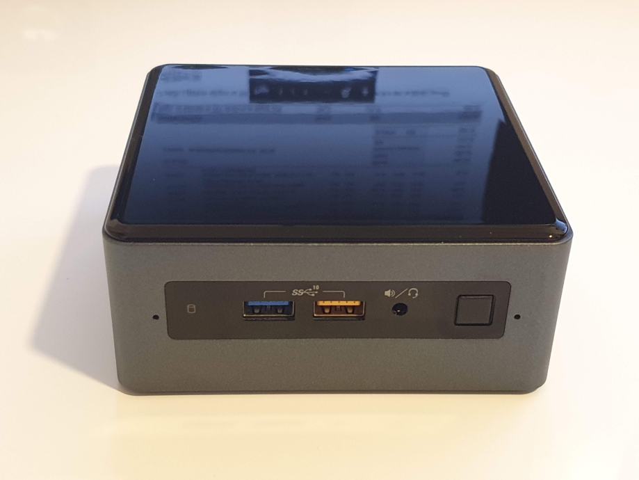 Intel NUC8i5BEH i5-8259U