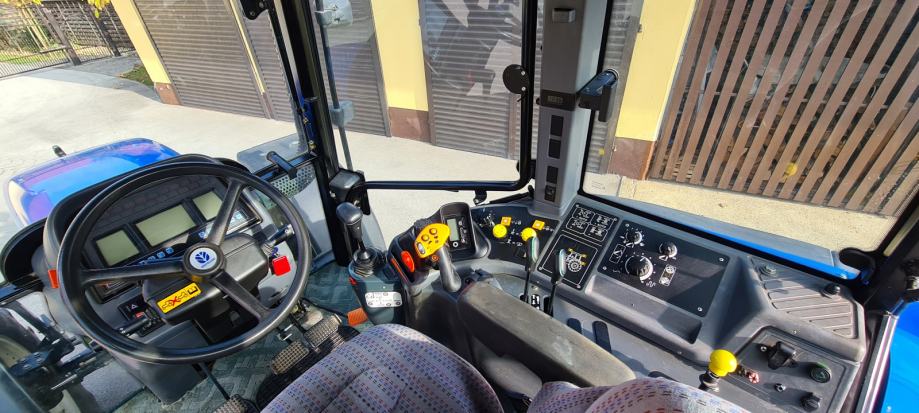 New Holland TM120 4WD