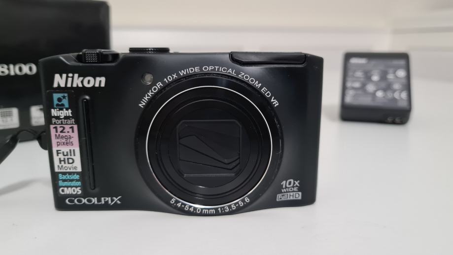 Nikon Coolpix S8100