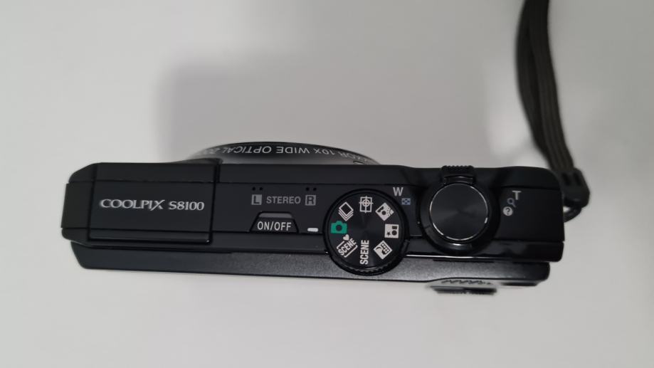 Nikon Coolpix S8100