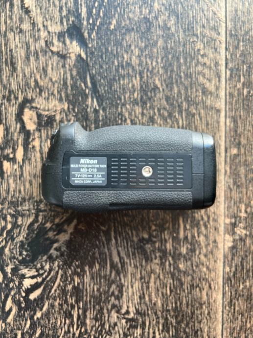 Nikon D850 + Nikon MB-D18 Battery Grip