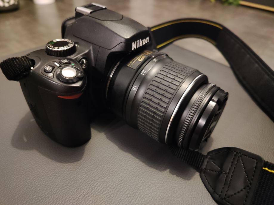 DSLR Nikon D60 z objektivom DX AF-S 18-55mm