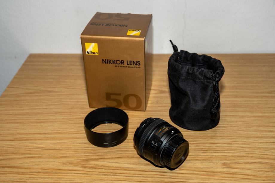Nikon D7000 + kit objektiv 18-105mm