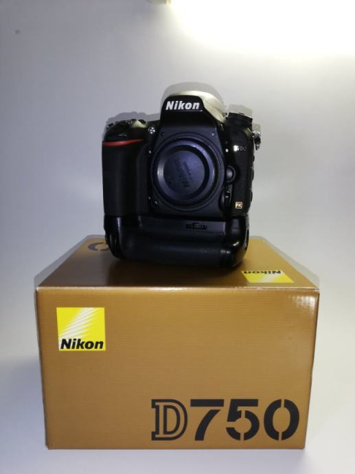 Nikon D750 + grip