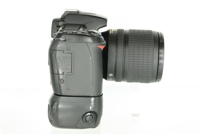 Nikon D90 + battery grip + 2x EN-EL3e + Nikkor 18-105 VR + torba