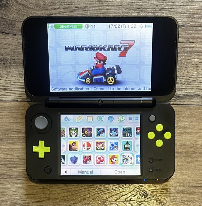NEW Nintendo 2DS XL Mario Kart Limited + 128GB + 32 iger, odklenjen
