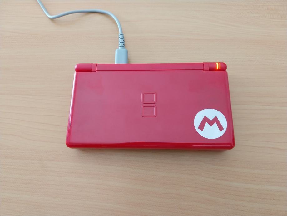 Nintendo DS Lite (Mario Red Edition)