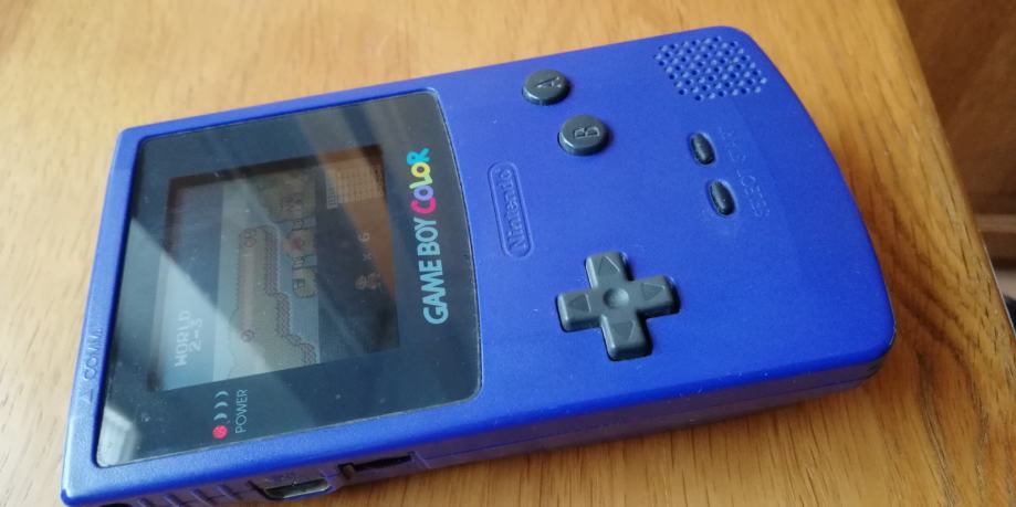 Game Boy Color (Nintendo) + igra Bomberman