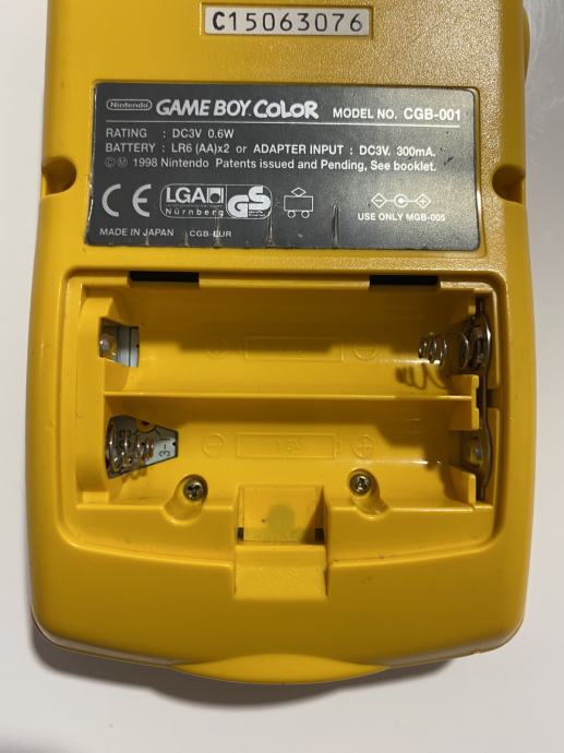 NINTENDO GAME BOY COLOR - YELLOW