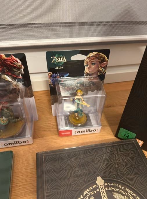 Nintendo OLED Zelda Tears Bundle TOTK Limited Switch 6 Controller