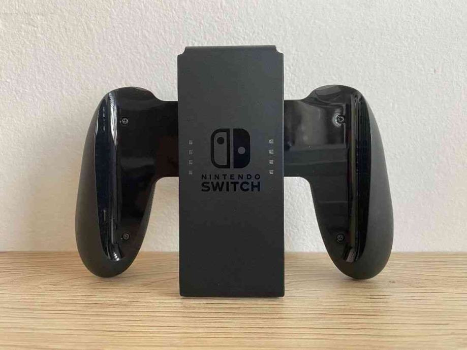 Nintendo Switch + DARILO