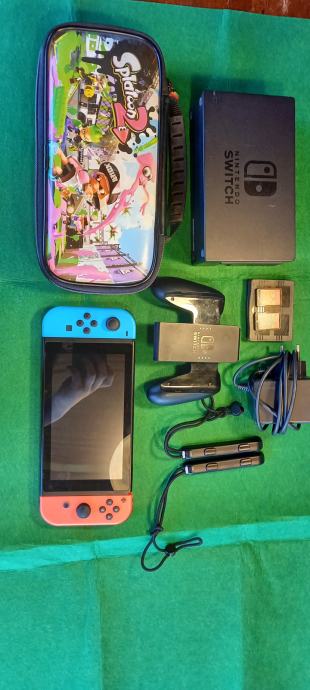 NINTENDO SWITCH + OPREMA