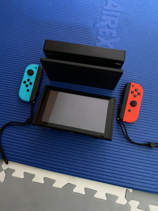 Prodajam Nintendo switch