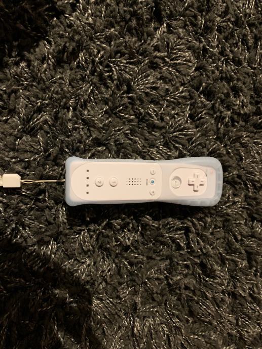 Nintendo Wii RVL-101 z HDMI pretvornikom,Kontrollerjem in Mario Kart