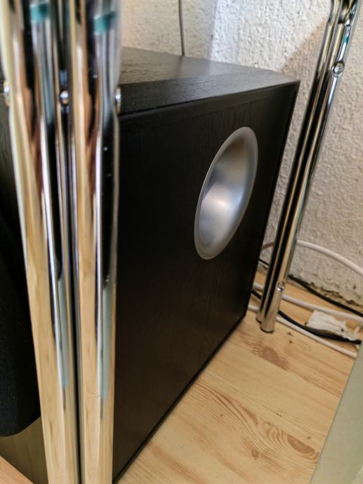 Aktivni subwoofer YAMAHA SW 216
