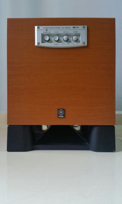 Aktivni subwoofer Yamaha YST-SW215 UGODNO!!!!