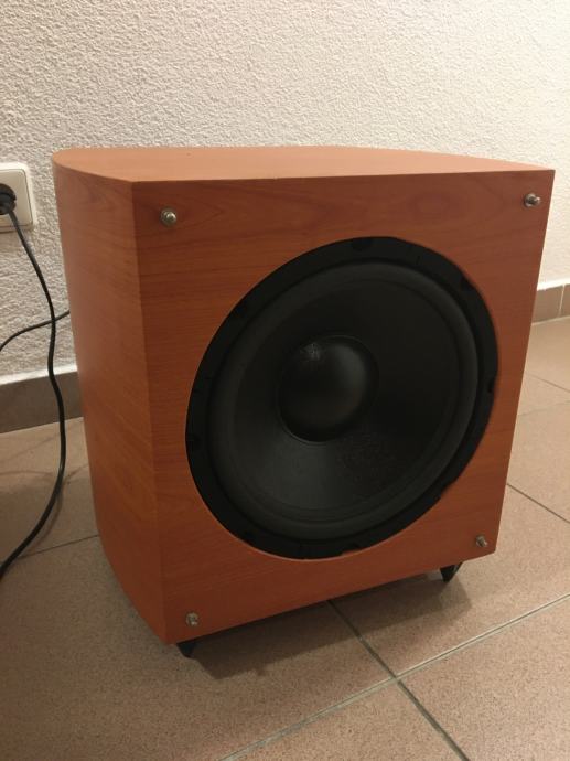 Odličen subwoofer Pure Acoustics RB 1150