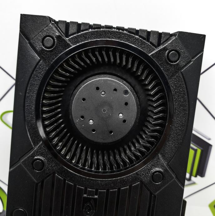 GRAFIČNA KARTICA / GEFORCE GTX 960 / 2GB / BLOWER / DOBER GPU