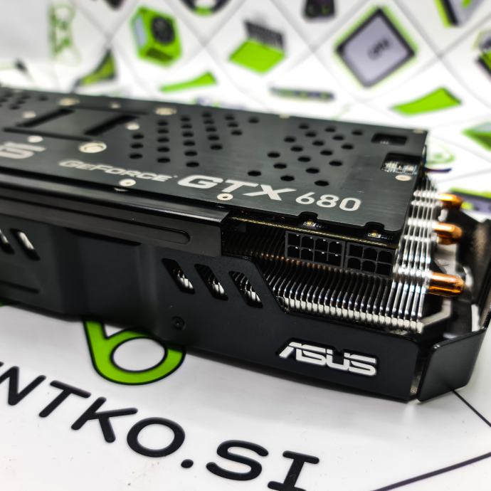 GRAFIČNA KARTICA / GTX 680 2GB / GIGABYTE WINDFORCE / ODLIČEN GPU